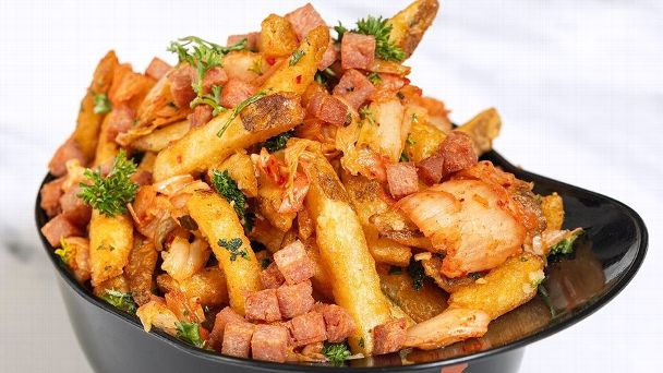 San Francisco Giants' garlic fries helmet tops 2025 new ballpark grub ...