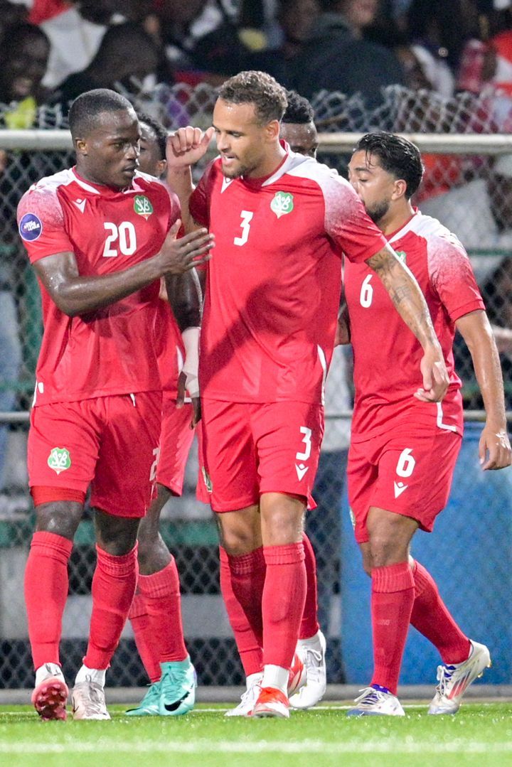 Suriname wil op Gold Cup laten zien dat het ook goed genoeg is om het ...