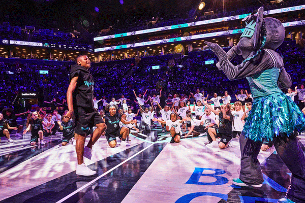 Who is Ellie the Elephant? A day with the New York Liberty icon - ESPN