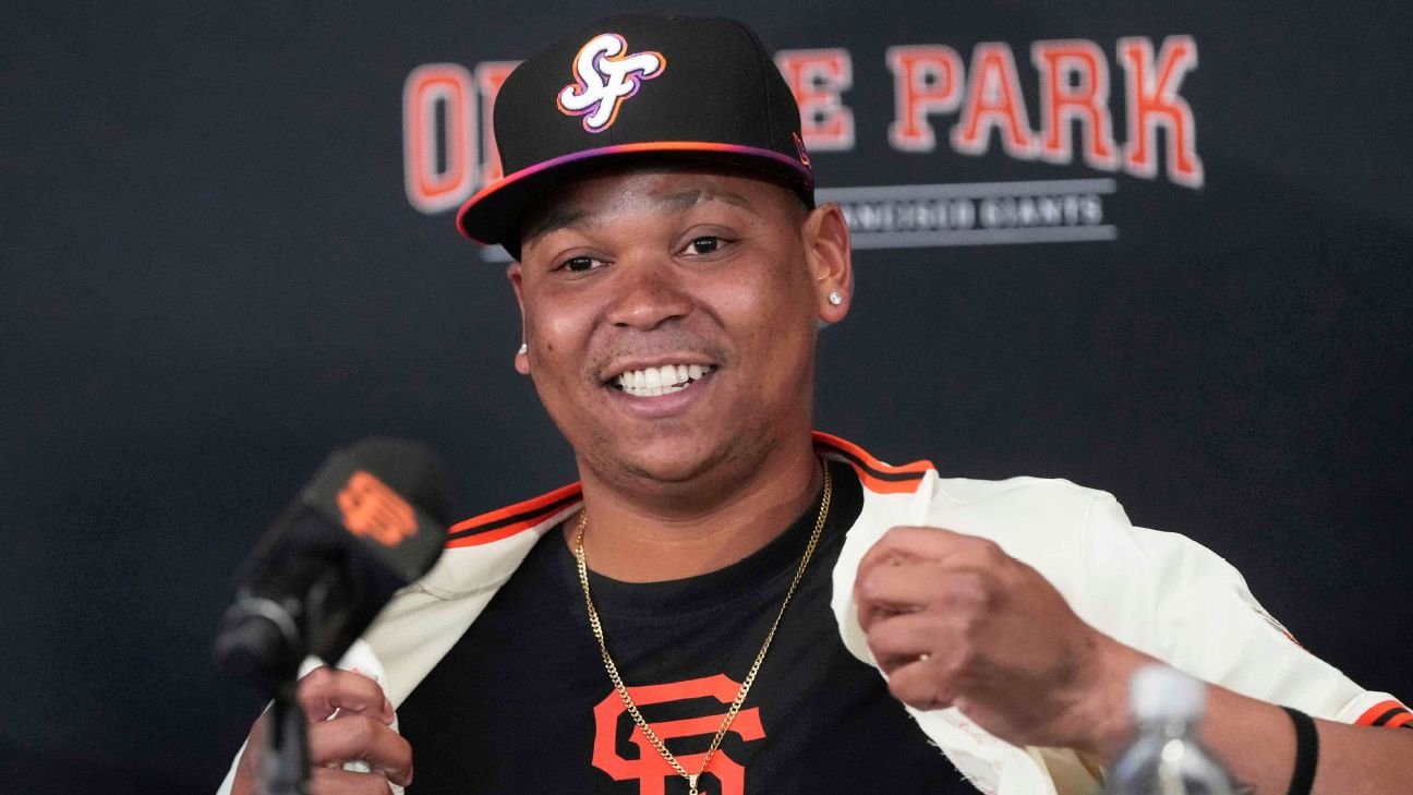 Rafael Devers eager to play for Giants 'wherever they want me to ...