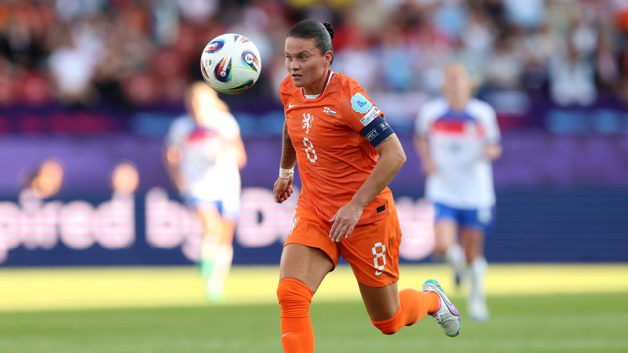 Gemist: Leeuwinnenpraat: "Spitse wil misschien assistent worden van