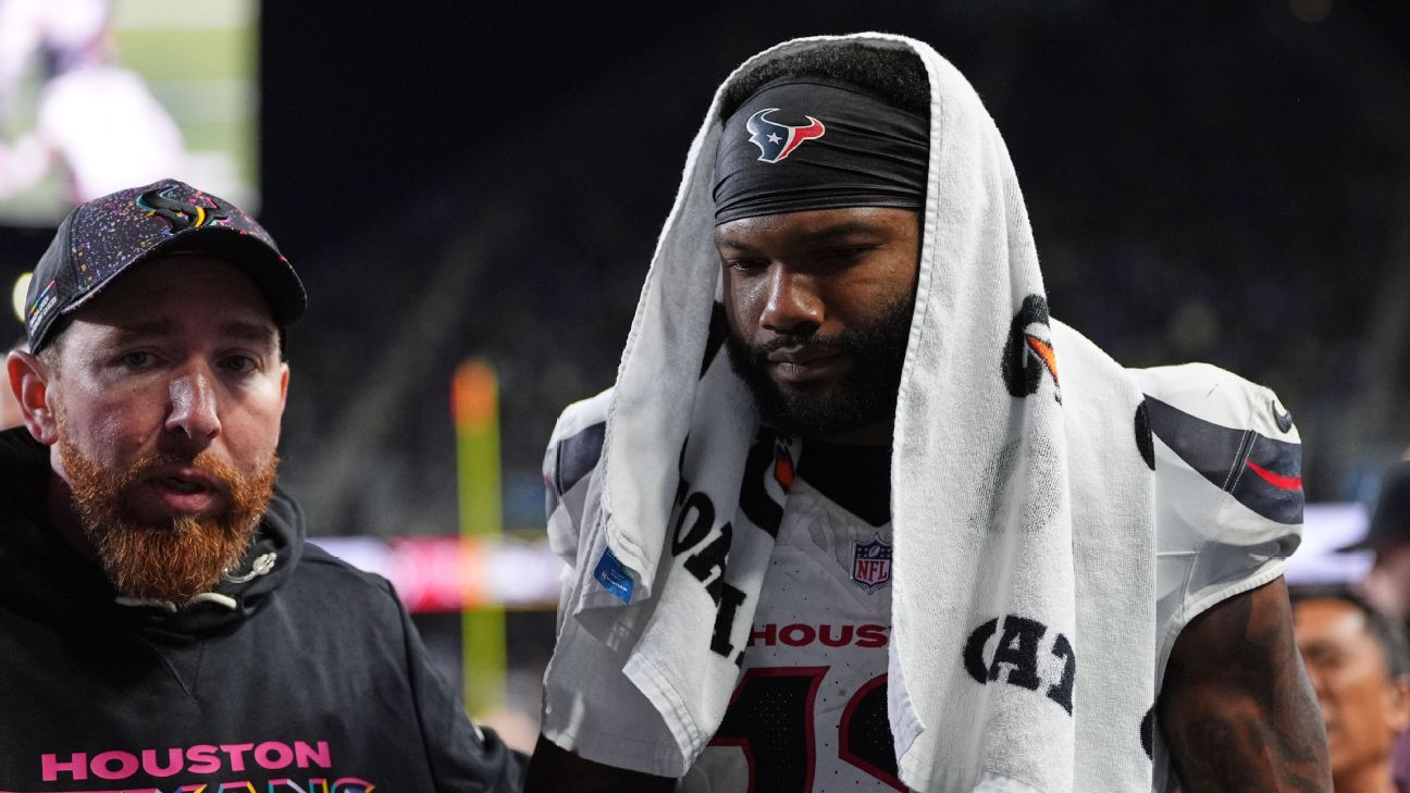 Texans WR Collins ruled out vs. Patriots with concussion - ABC13 Houston