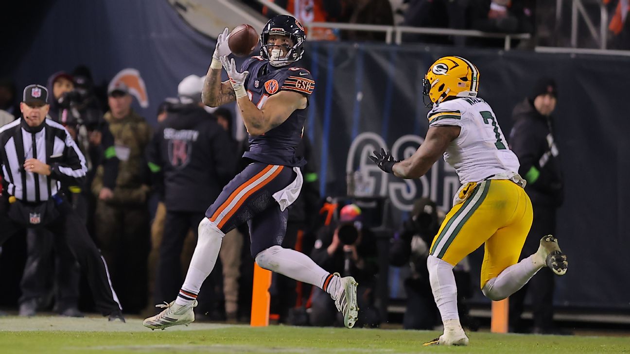 How the Bears' second-half adjustments led to a wild-card win - ABC7 ...