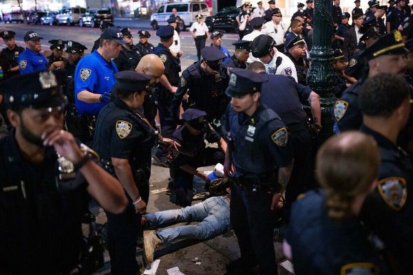 'Rowdy' Knicks watch party ends with 8 arrested - ABC7 New York